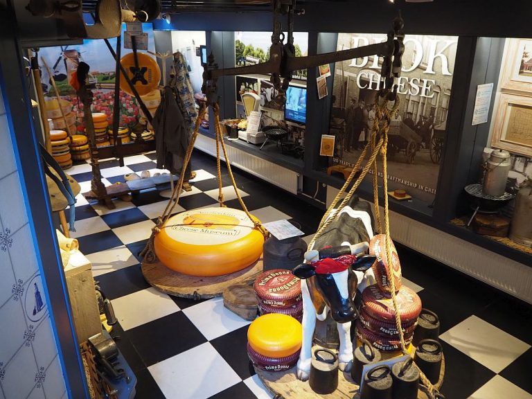 Amsterdam Cheese Museum review + all about Dutch cheese! - Rachel's ...