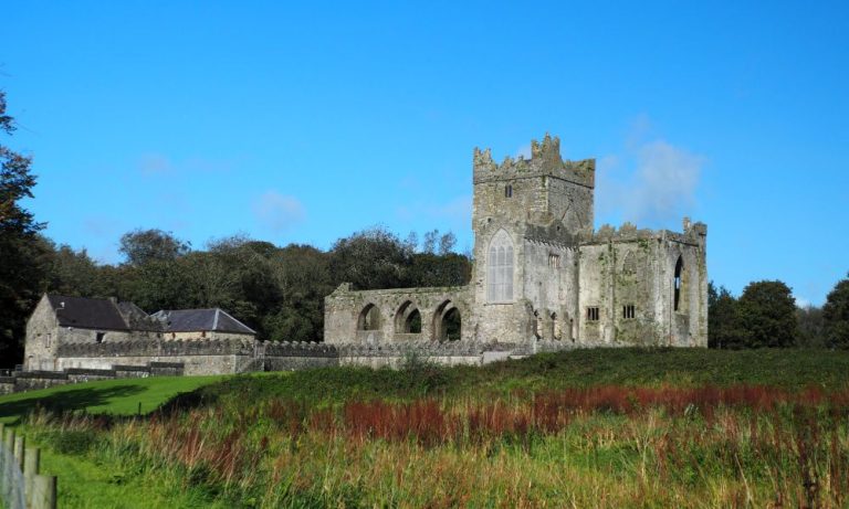 All about tower houses in Ireland with tips for visiting - Rachel's ...